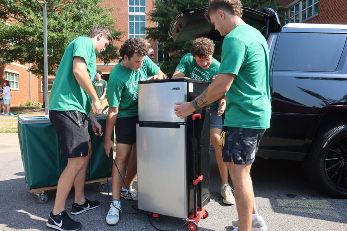 Move-In Day Provides Warm Welcome to Arkansas Tech - Arkansas Tech ...